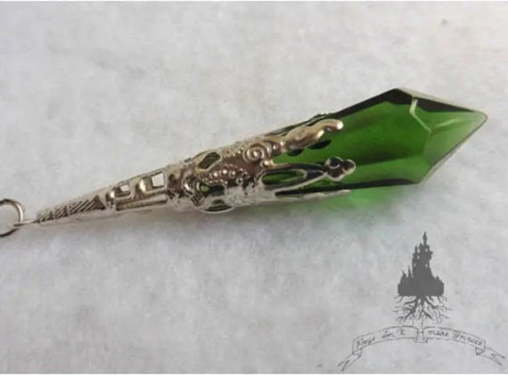 Celtic Emerald Green Teardrop Crystal Eire Pendulum Necklace - Etsy