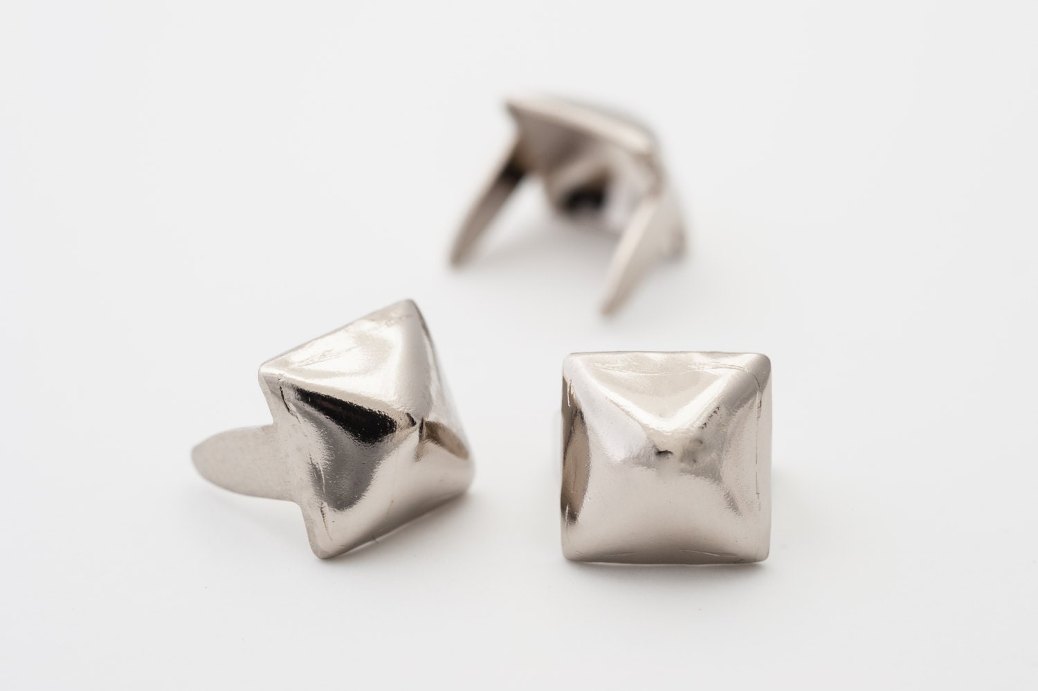 500 Tiny Pyramid Silver Metal Studs for Clothing Punk Wear Vintage and ...