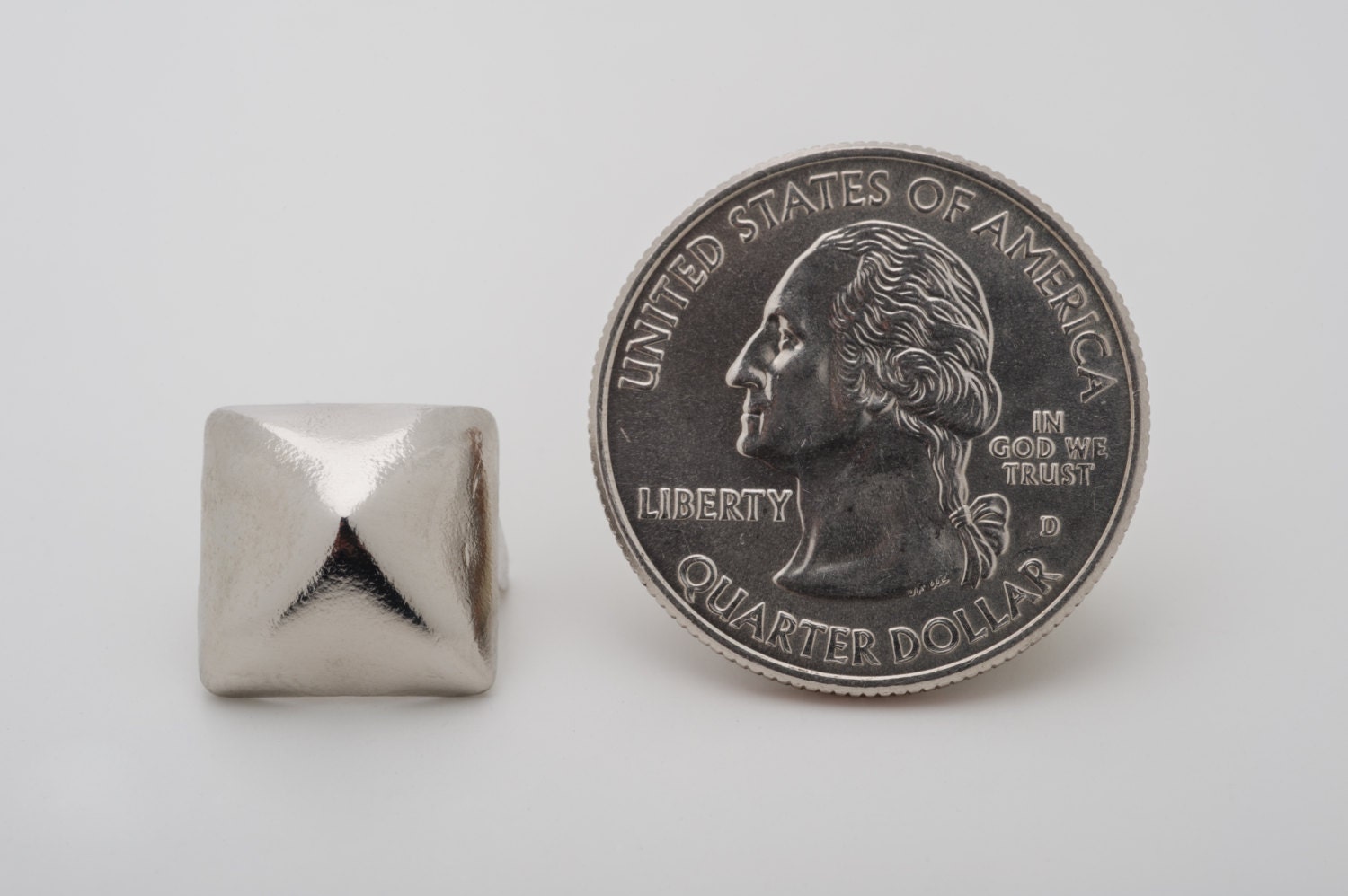 500 Pyramid Studs 1/2" (13 Mm) Silver - Great for Belt, Apparel, Shoes ...