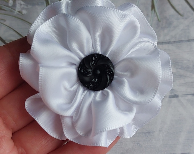 Vintage Sterling Silver Enamel Flower Cut Out Brooch - Round White ...
