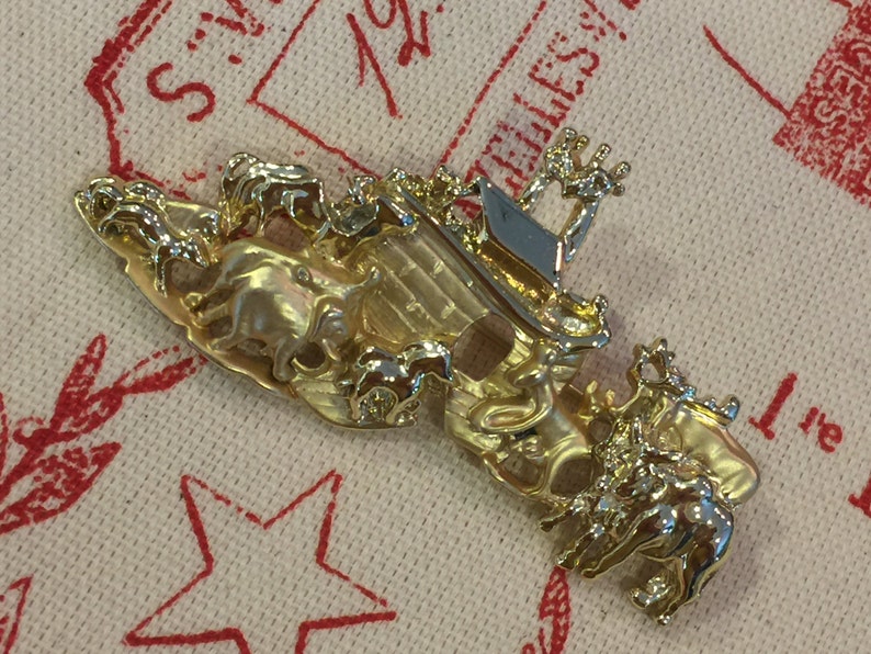 Vintage Gold-tone Noah's Ark Brooch Pin With Giraffes Elephants Zebras ...