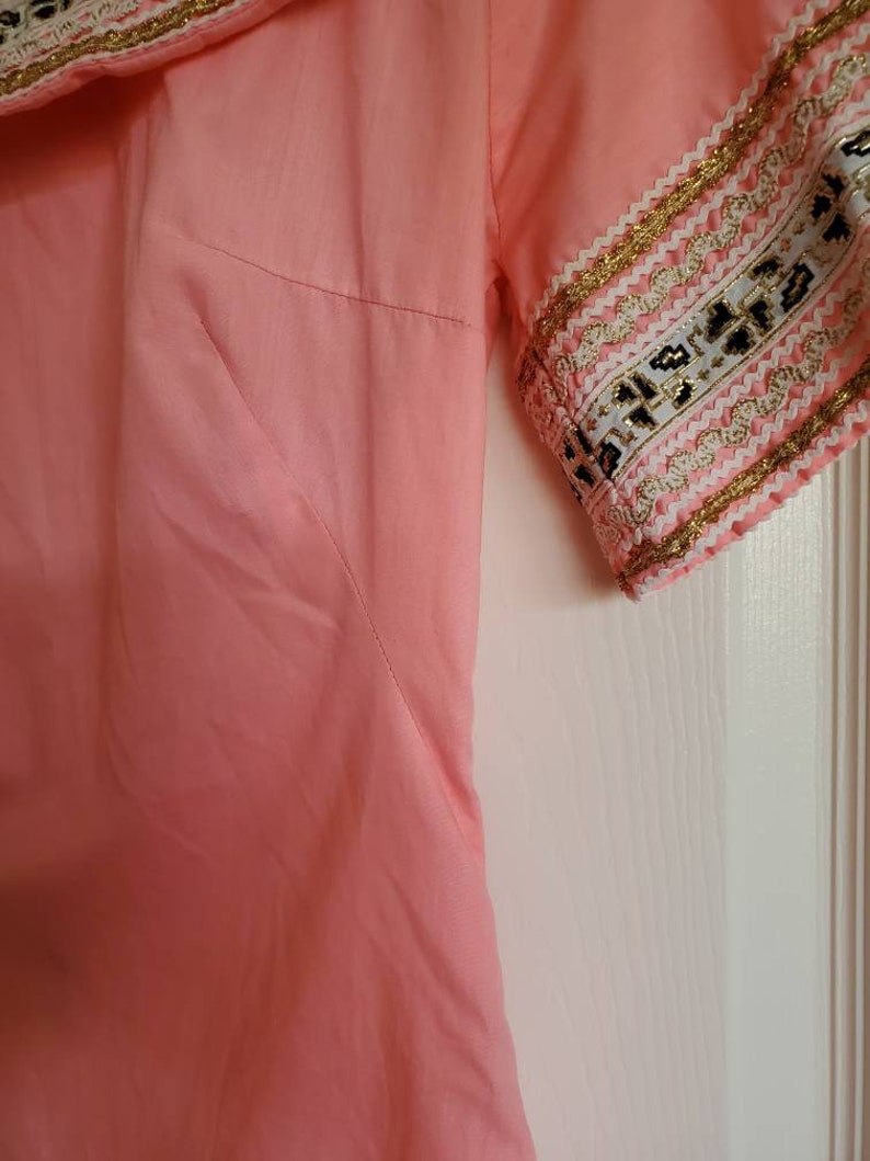 Vintage 50s Pink Top With White and Gold Ric Rac and Ribbon Trim - Etsy