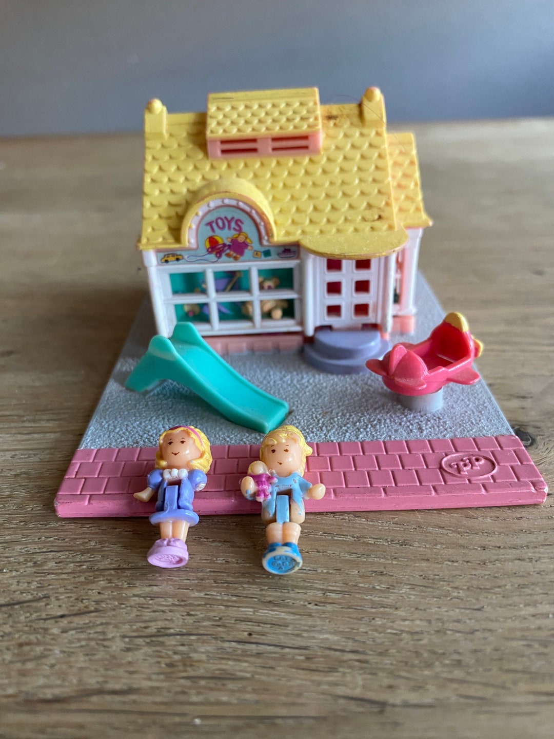 Vintage 1993 Polly Pocket Toy Shop/ Tiny World/ 940281 With Figures - Etsy