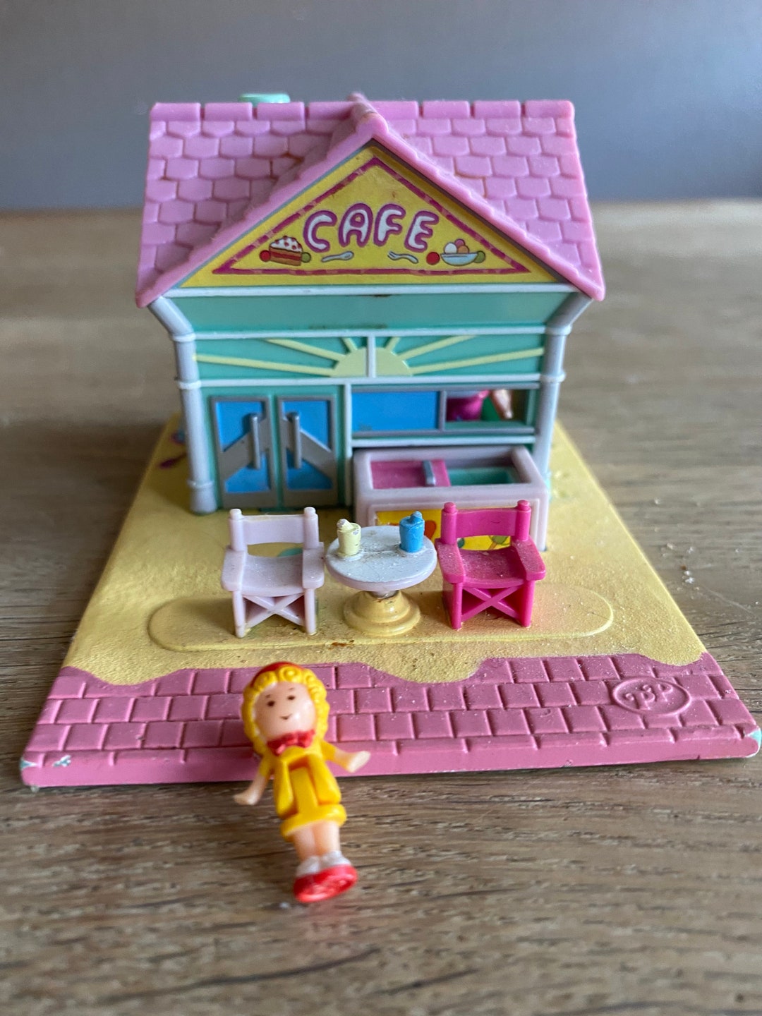 Vintage Polly Pocket Polly's Beach Café Tiny World Collection 940261 ...
