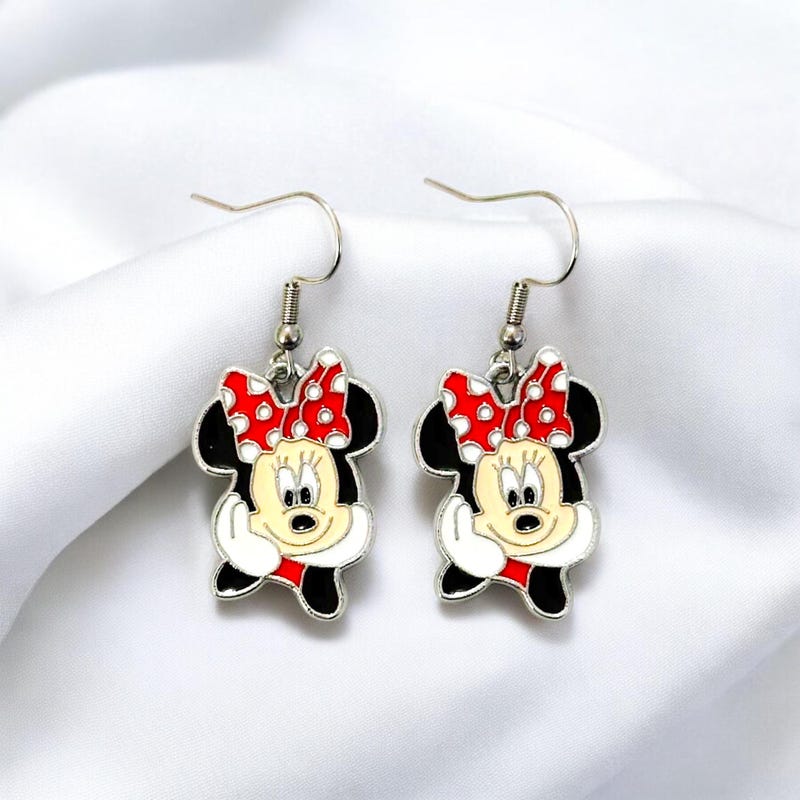 Minnie Mouse Earring - Etsy