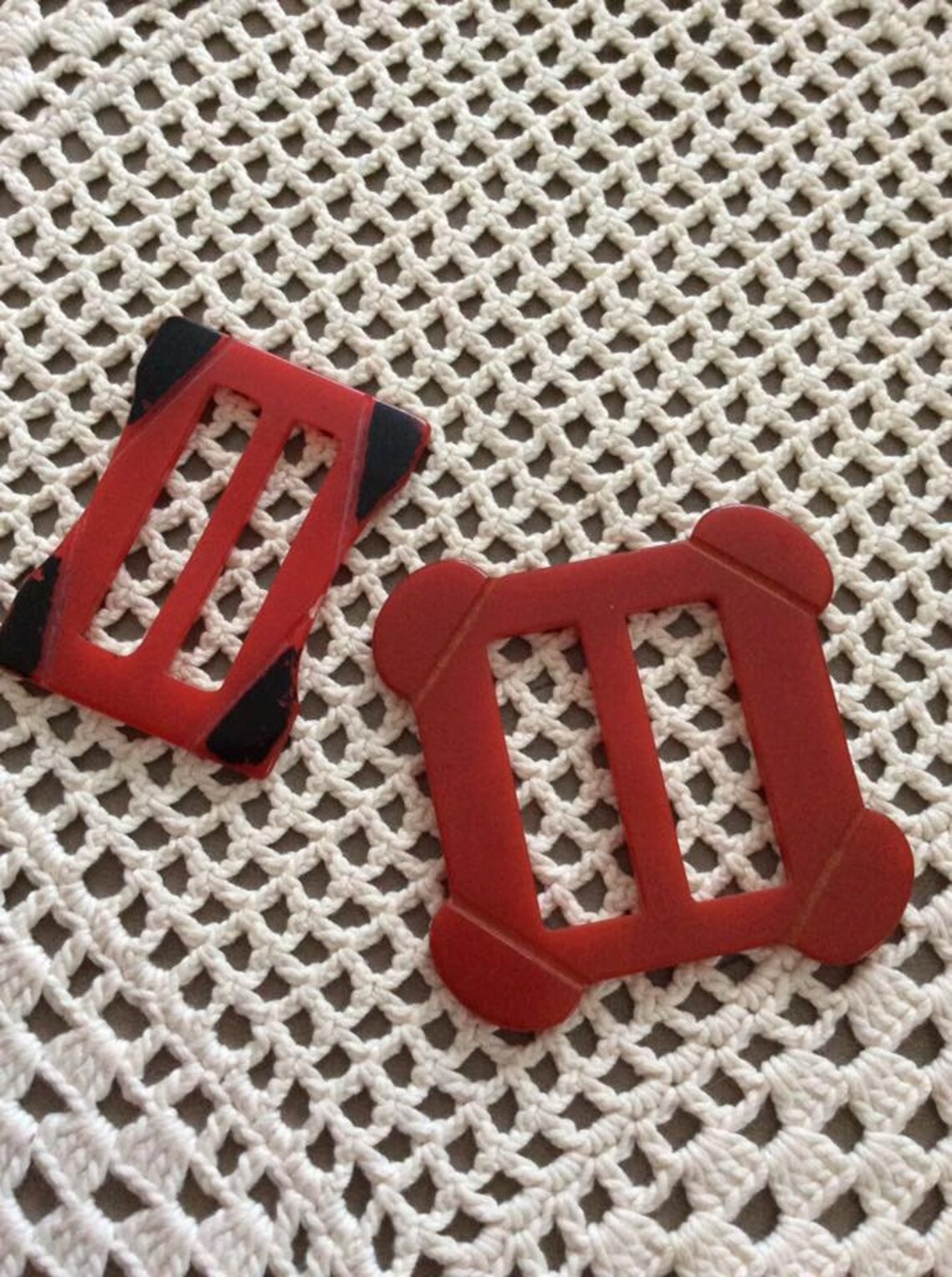 Vintage 1930s Buckles Clothing Art Deco 2 Red Large One is Bakelite the ...