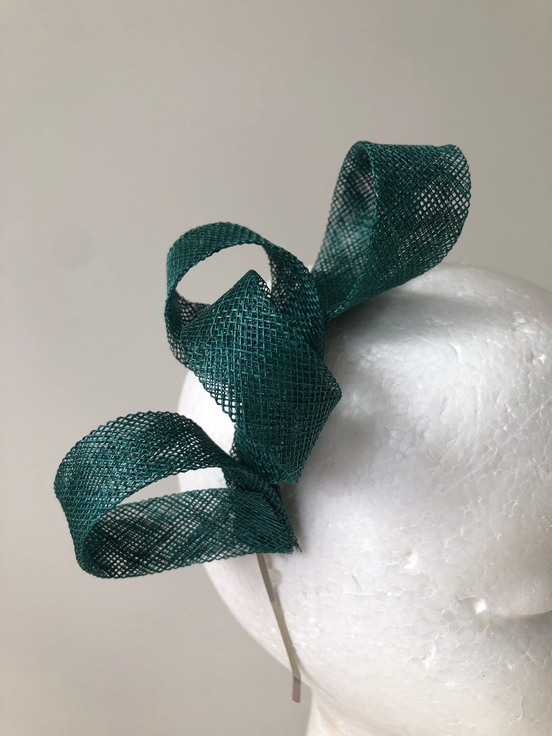 Emerald Green Loop Fascinator on a Silver Metal Headband. - Etsy