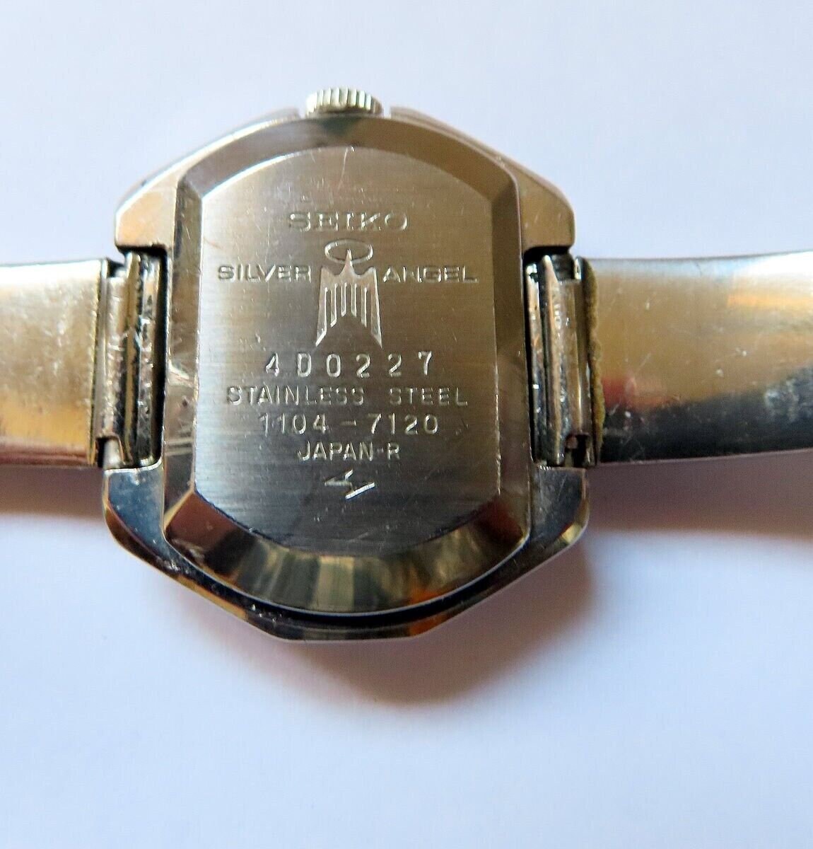 Lot 9 Vintage Watches, 2 Seiko, Gucci, Nivrel, Mondu, Milan, Davidov ...