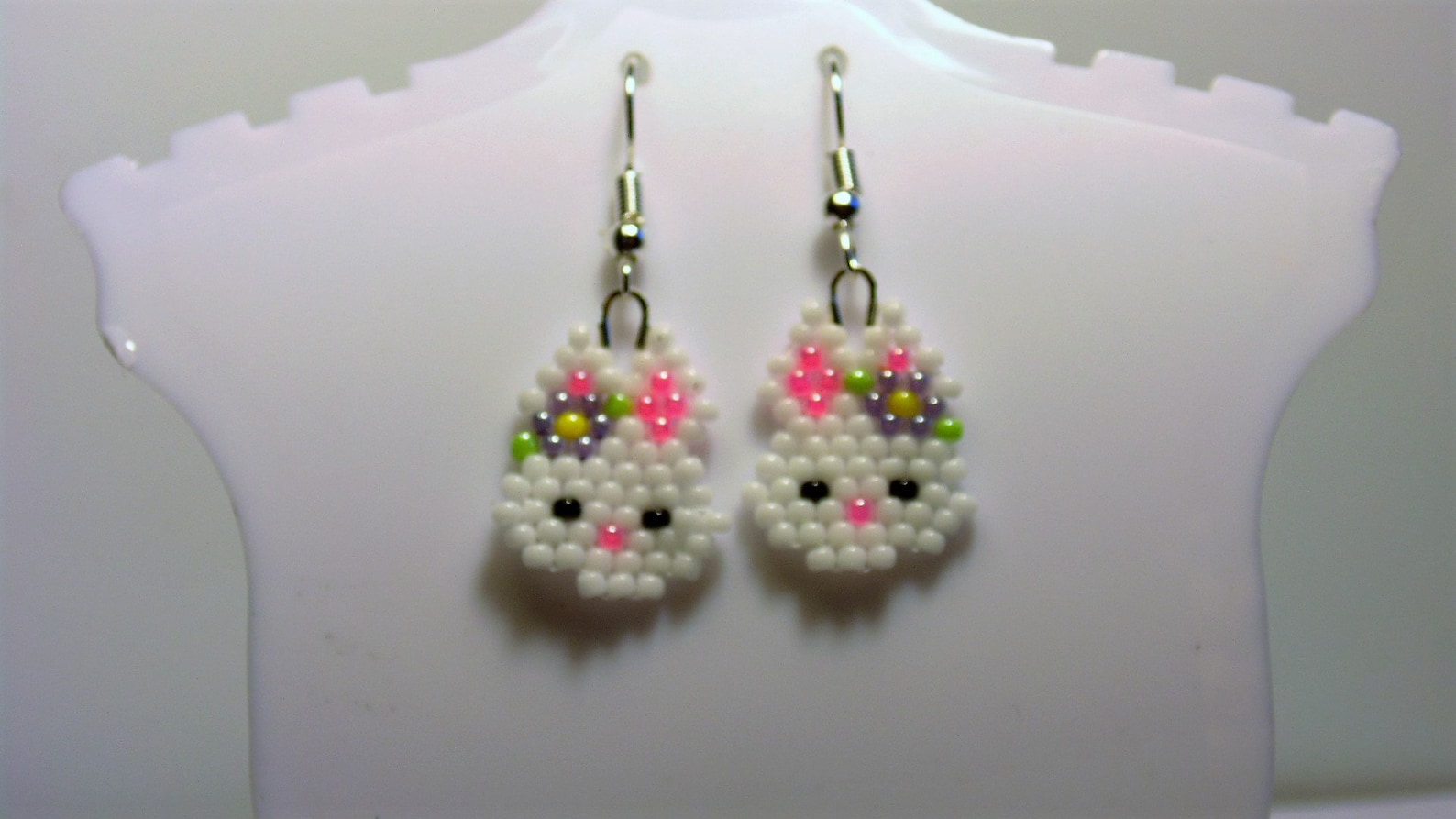 Handmade Beaded Small Bunny Easter Dangle Earrings - Etsy