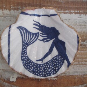 Decoupage Scallop Shell Ring Dish: Swimming Mermaid Beach Decor - Etsy
