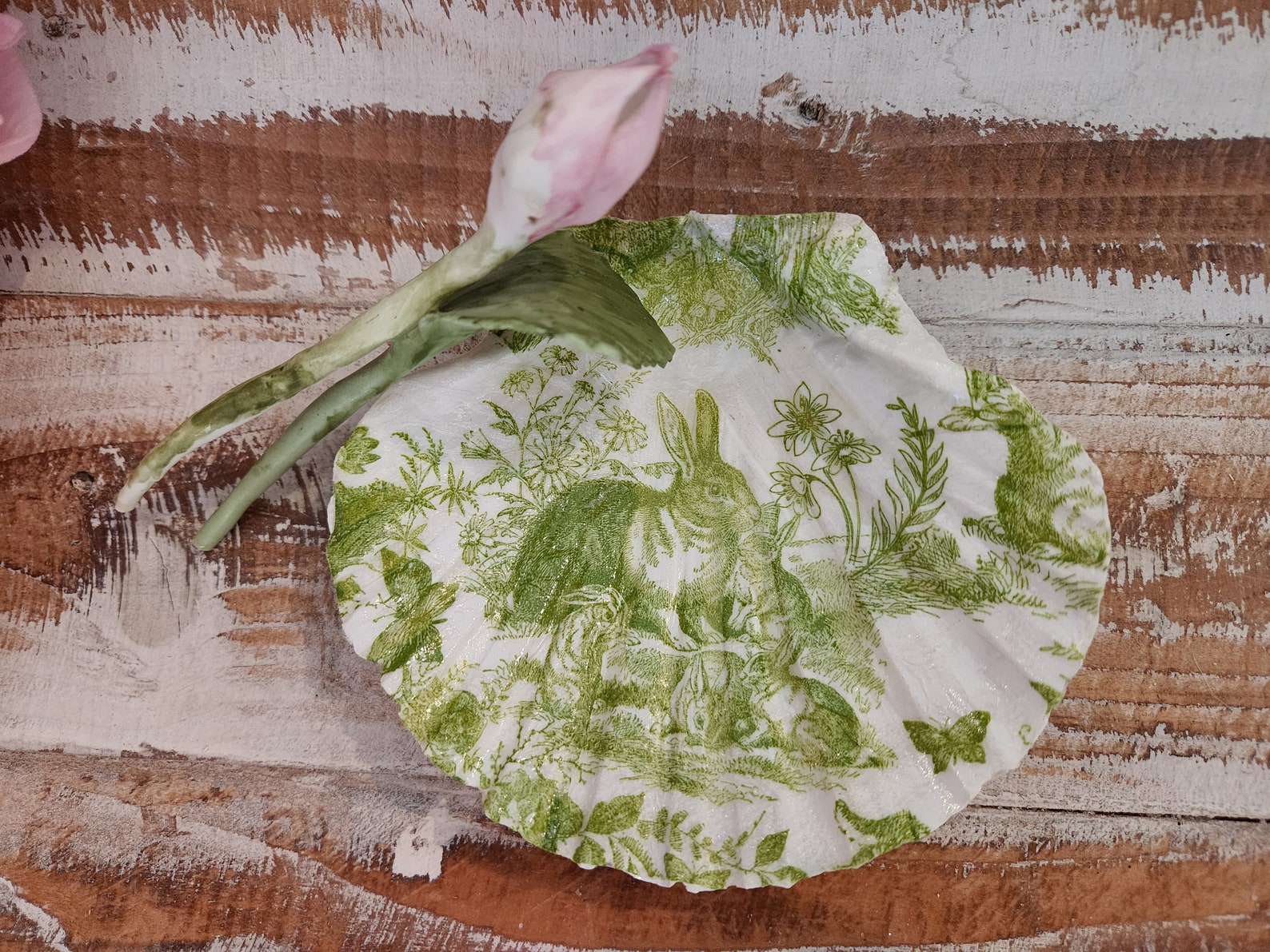 Bunny Toile, Decoupage Shell, Scallop Seashell, Ring Dish, Easter Bunny ...