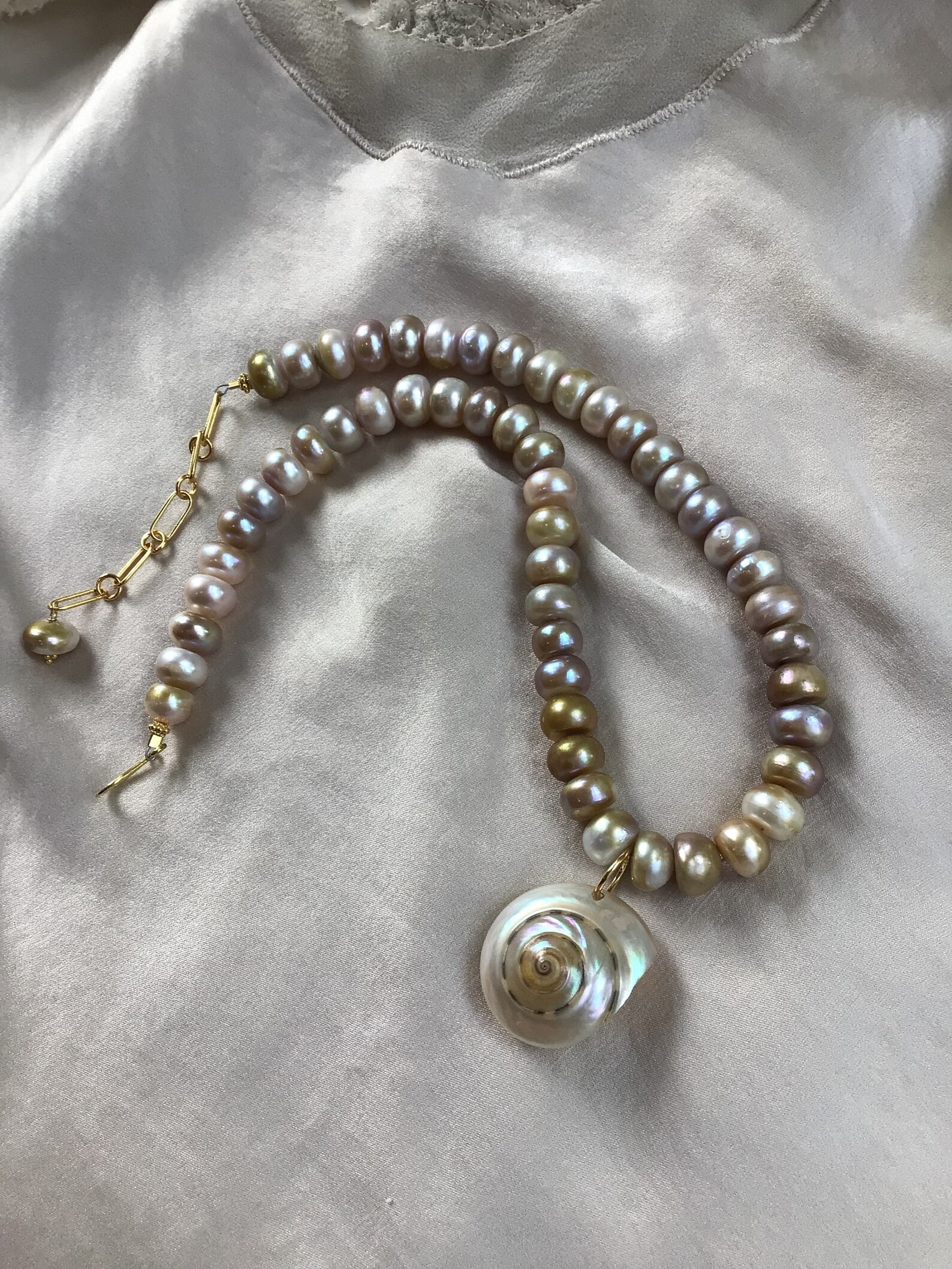 Pastel Pearl Shell Pendant Necklace/ Bridal Necklace/ Resort Necklace ...