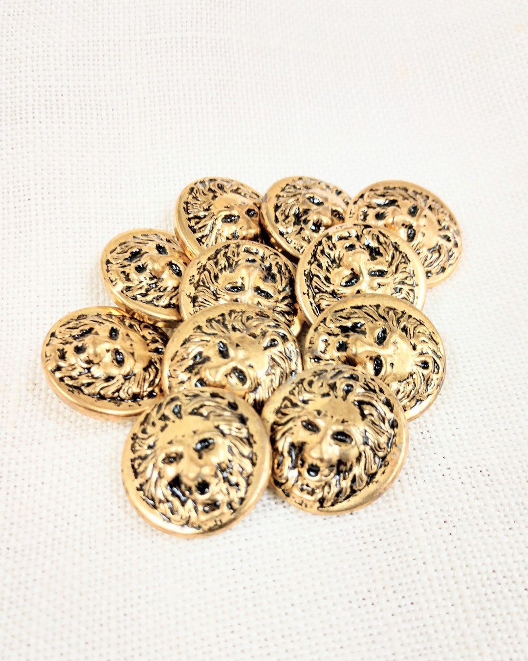 Lion Buttons 18mm 3/4" Set of Eleven Clothing Restoration Sewing Supply ...