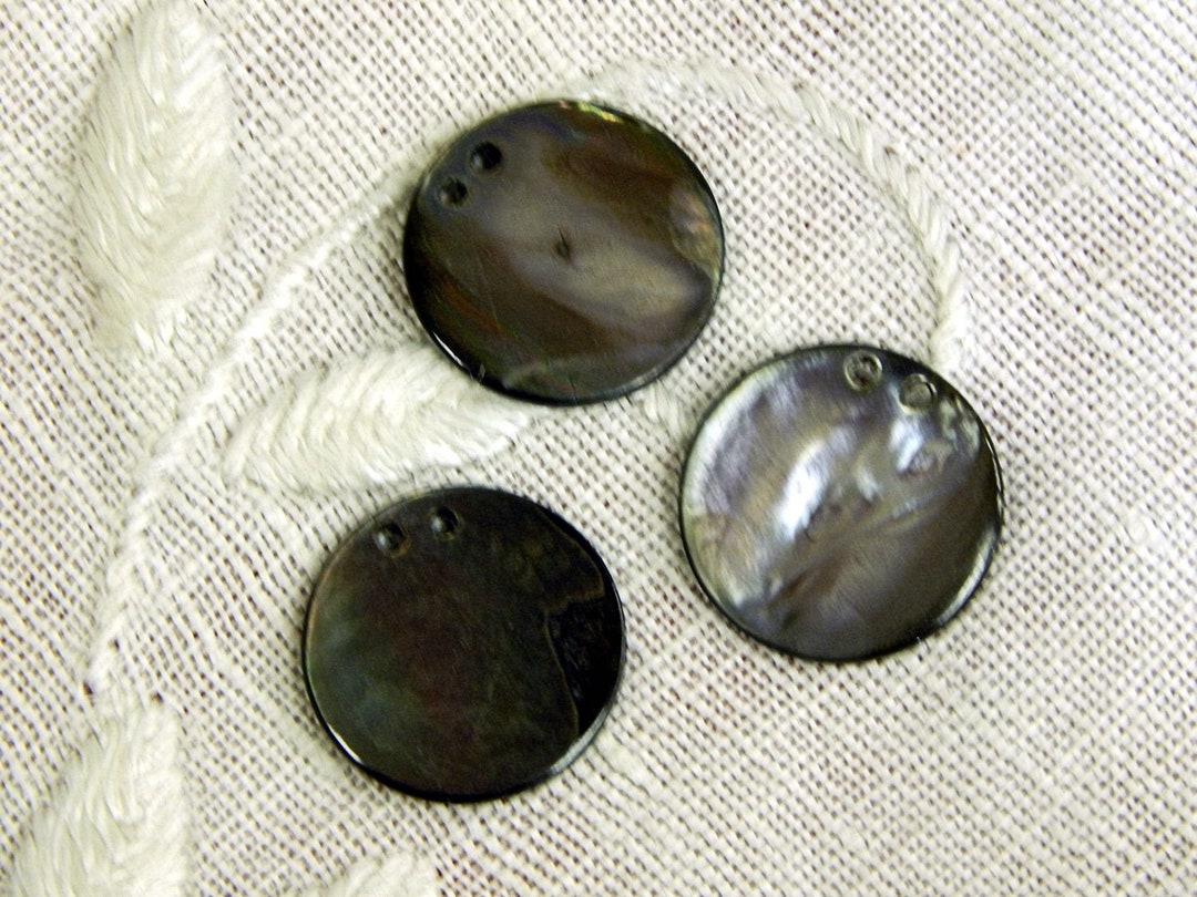 Gray Mother of Pearl La Mode Buttons, 22mm Set of 3 - Etsy