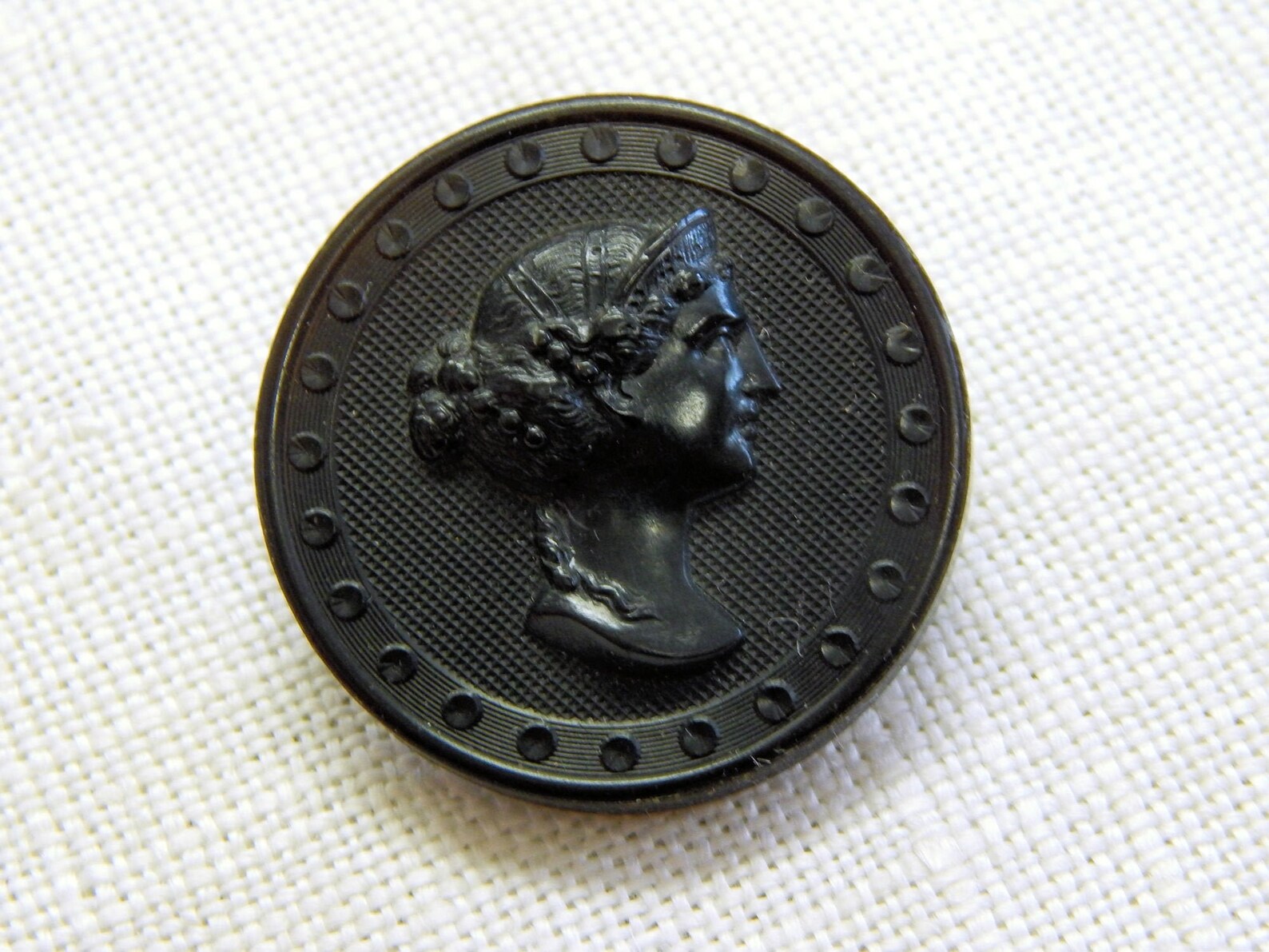 Woman's Profile Pressed Horn Composition Button Facing Right 28mm 1-1/8 ...