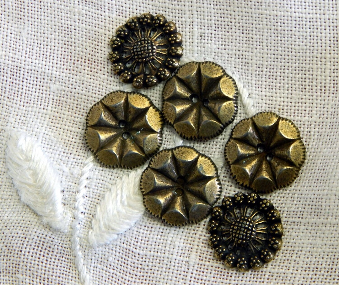 Homespun Elegance Ltd Olde Brass Buttons Ethel and Coneflower Set of ...