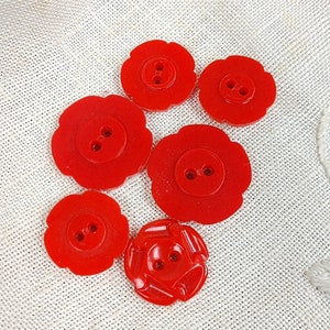 Six Red Early Plastic Sew Thru Buttons 20mm 13/16" - 27mm 1-1/16 ...