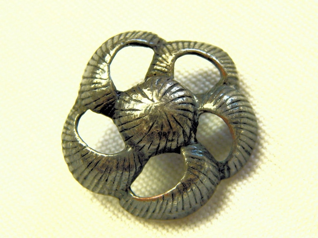 Domed Openwork Metal Floral Button 27mm 1-1/8" Sewing Costume Supply - Etsy