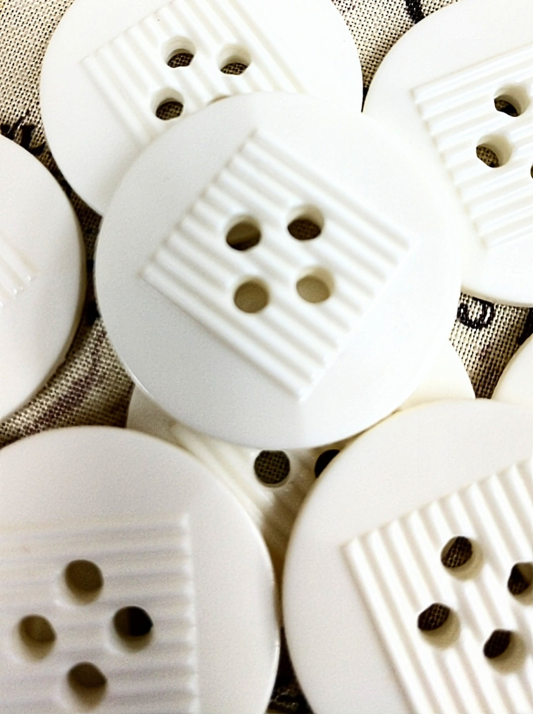 White Sew Thru Plastic Buttons 32mm 1-1/4" Blumenthal Lansing Sewing ...