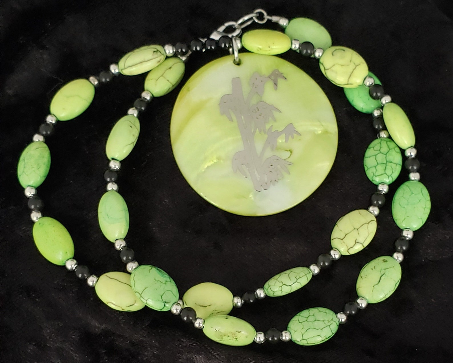 Green Agate & Shell Necklace - Etsy