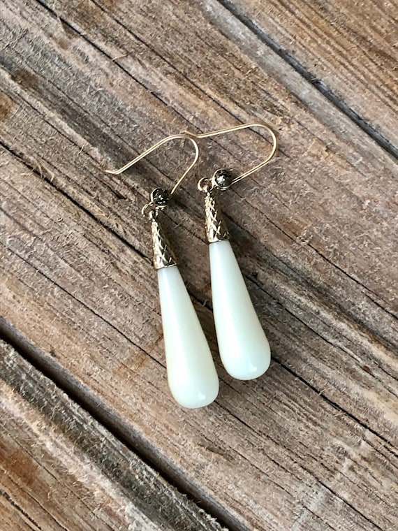 Vintage ivory glass - Gem