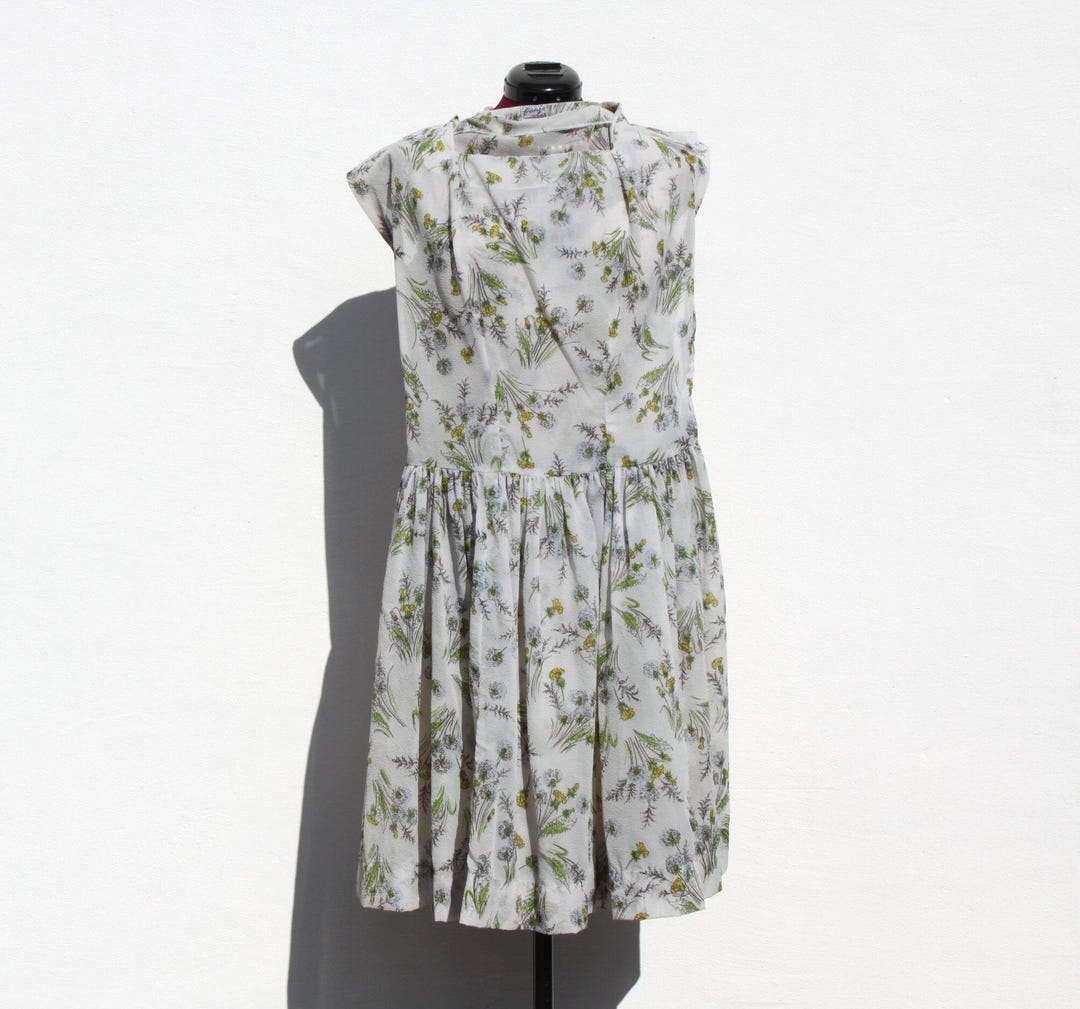 CLOSING SALE 50% - Vtg 50s Semi-sheer Danish Daffodil Dress {M/L} - Etsy
