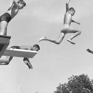 1930s Diving Board Photo: Retro Summer Home Wall Art - Etsy