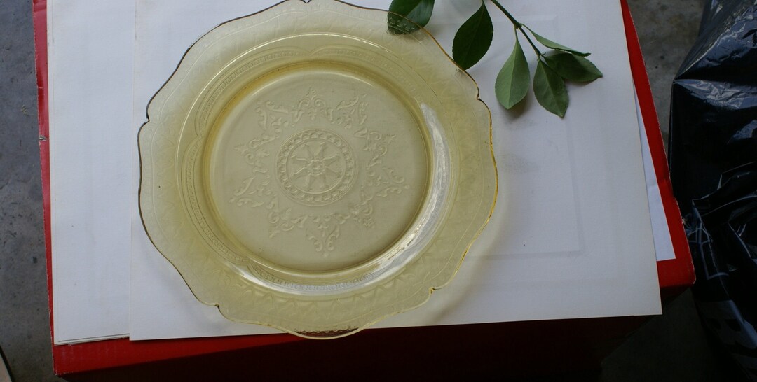 Vintage Yellow Depression Glass Plate / Patrician Spoke Pattern ...