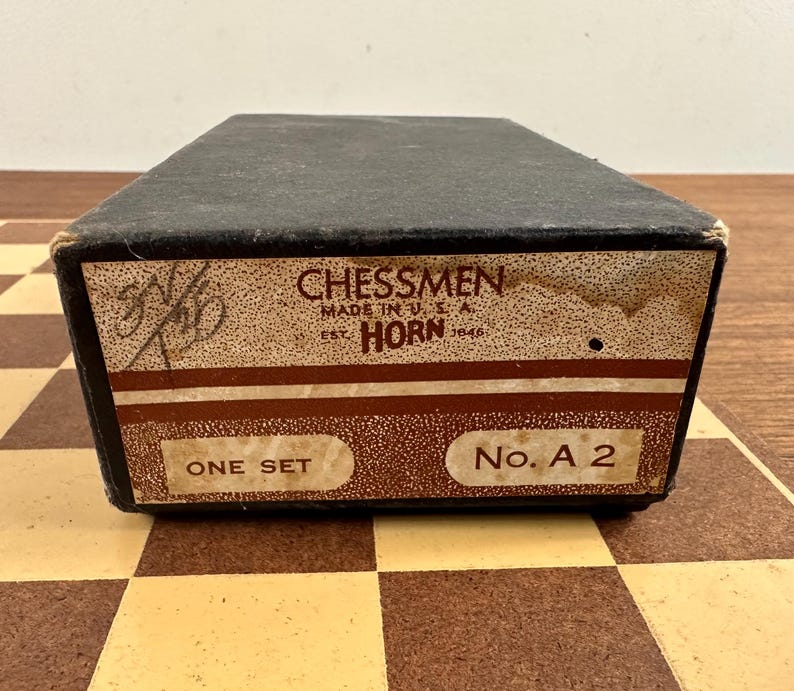 Vintage Horn Chess Set: 1930s A2 Chessmen With Lowe Hardboard - Etsy
