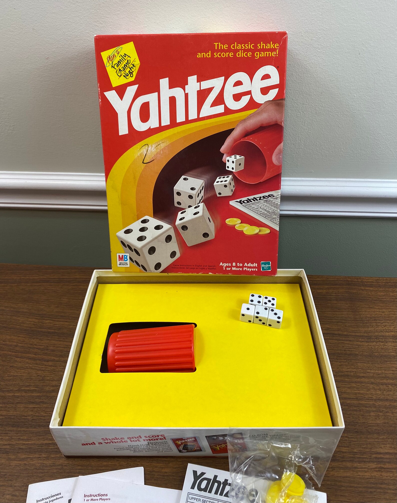 Vintage 1998 Yahtzee the Classic Shake and Score Dice Game | Etsy