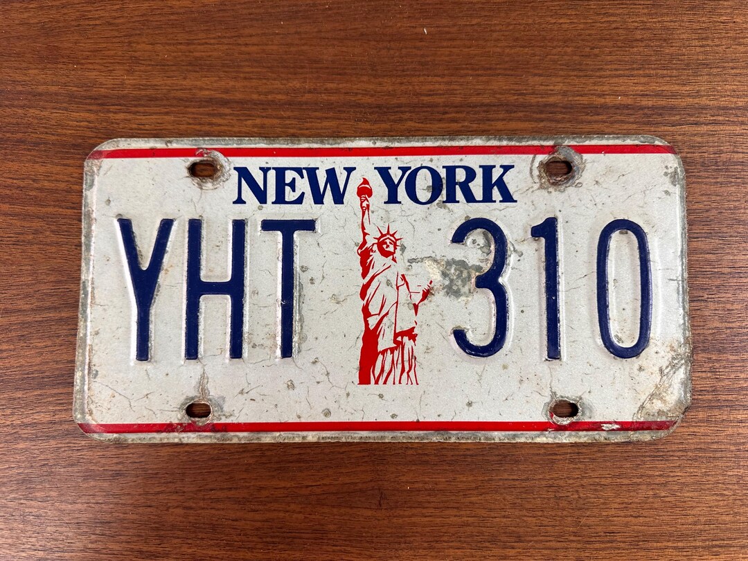 Vintage 1980s New York NY Statue of Liberty Single License Plate YHT ...
