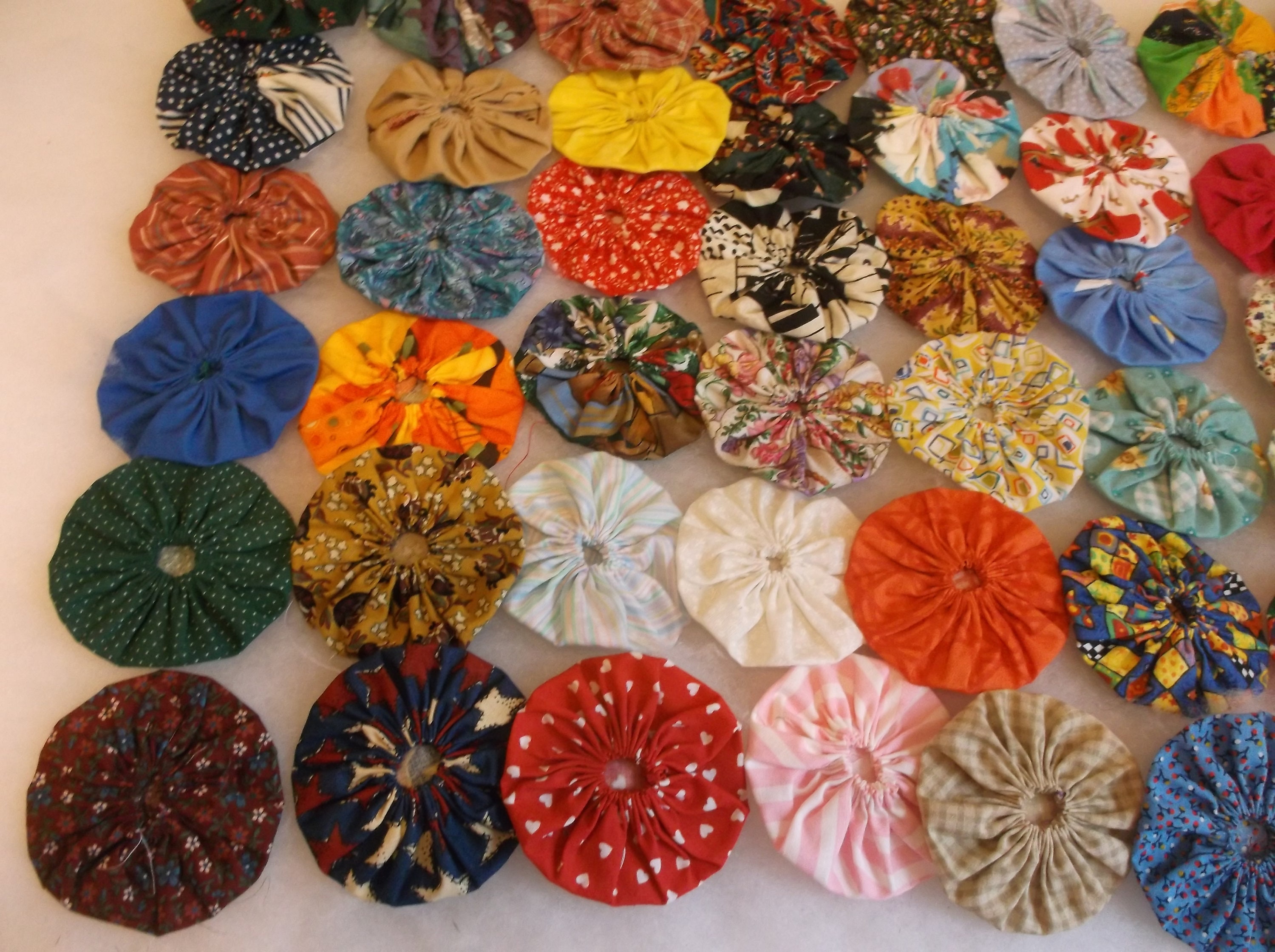 Yoyo Yoyo Lot of 50 Assorted Colors Prints Fabric 3 Inch Handcrafted ...