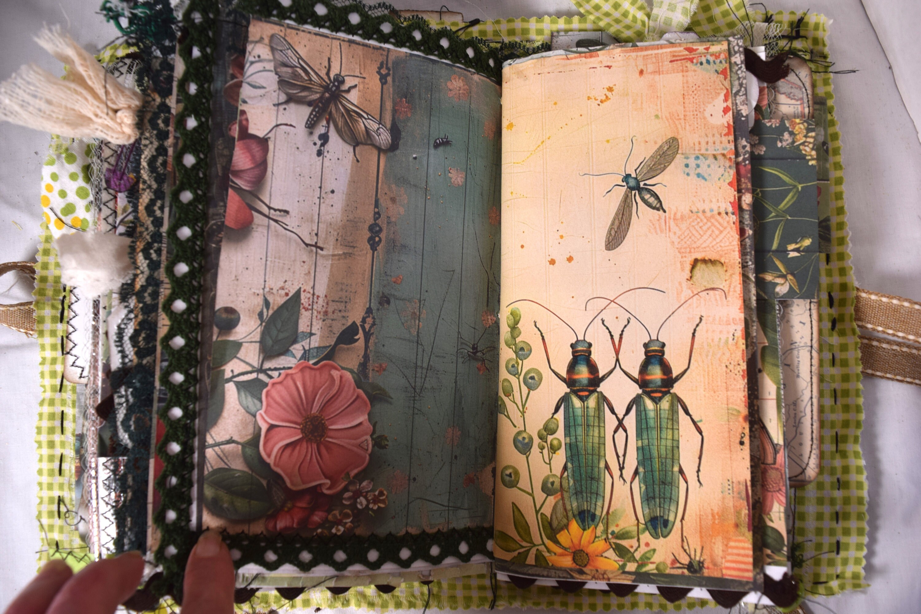 Handmade Junk Journal "bugs" - Etsy Canada