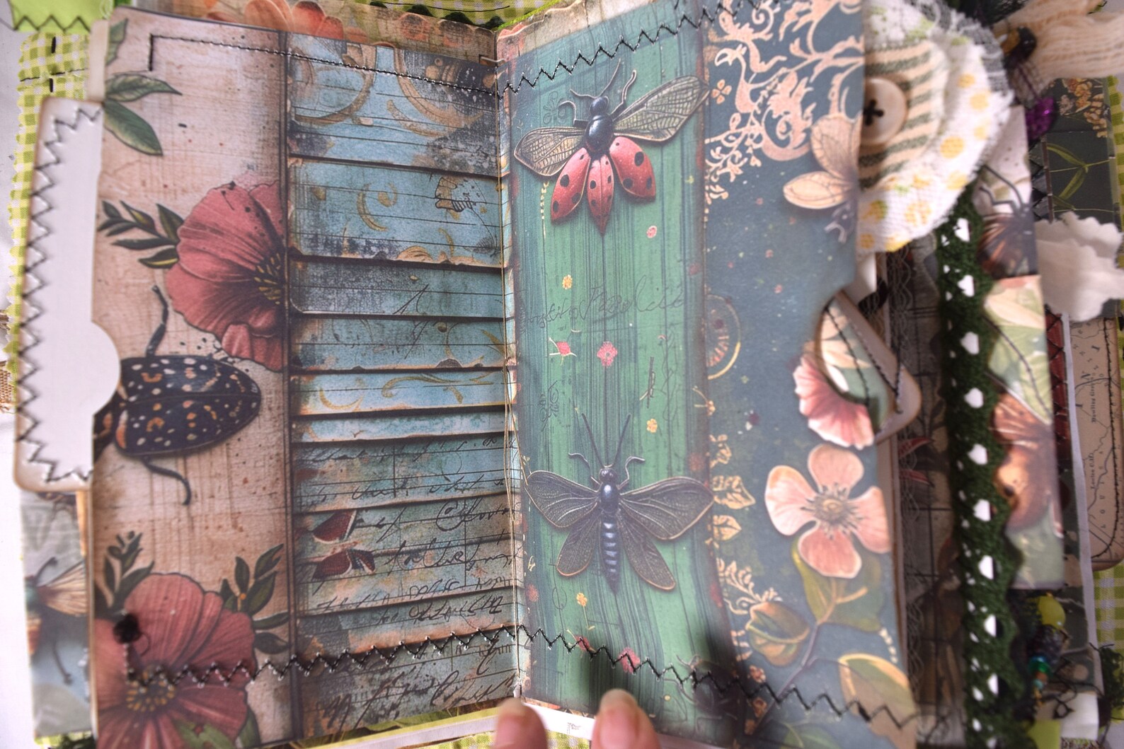 Handmade Junk Journal "bugs" - Etsy Canada
