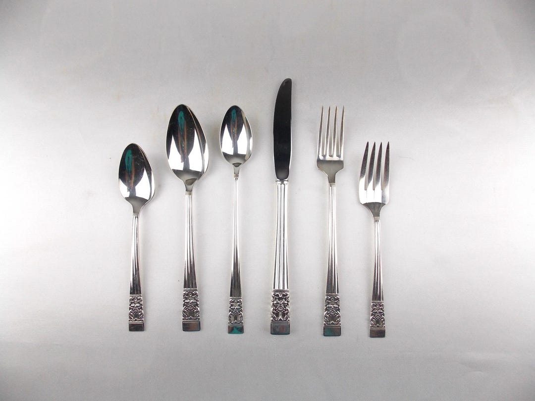 Vintage Oneida Silver Plate Flatware Set: Coronation Pattern, 62-piece ...