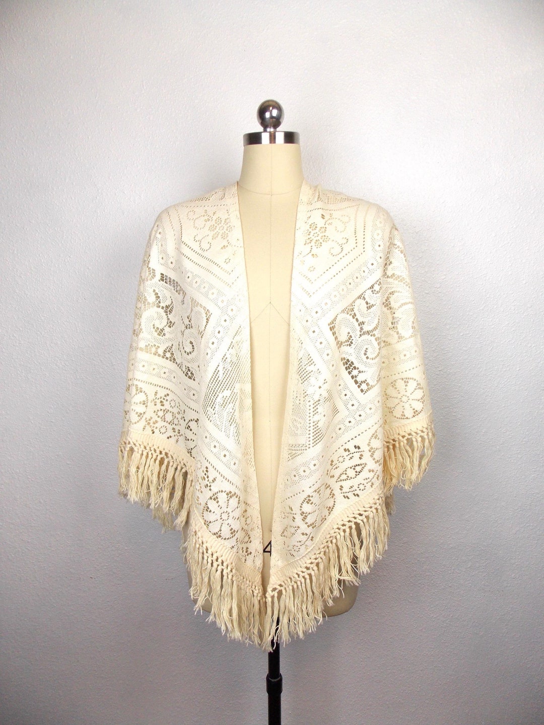 1970's Ivory Wrap in Lace Pattern With Fringe Trim - Etsy