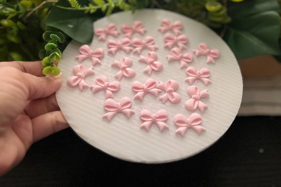 Fondant Mini Bows/edible Coquette Cupcake Toppers/ 20 Fondant Mini Bows ...