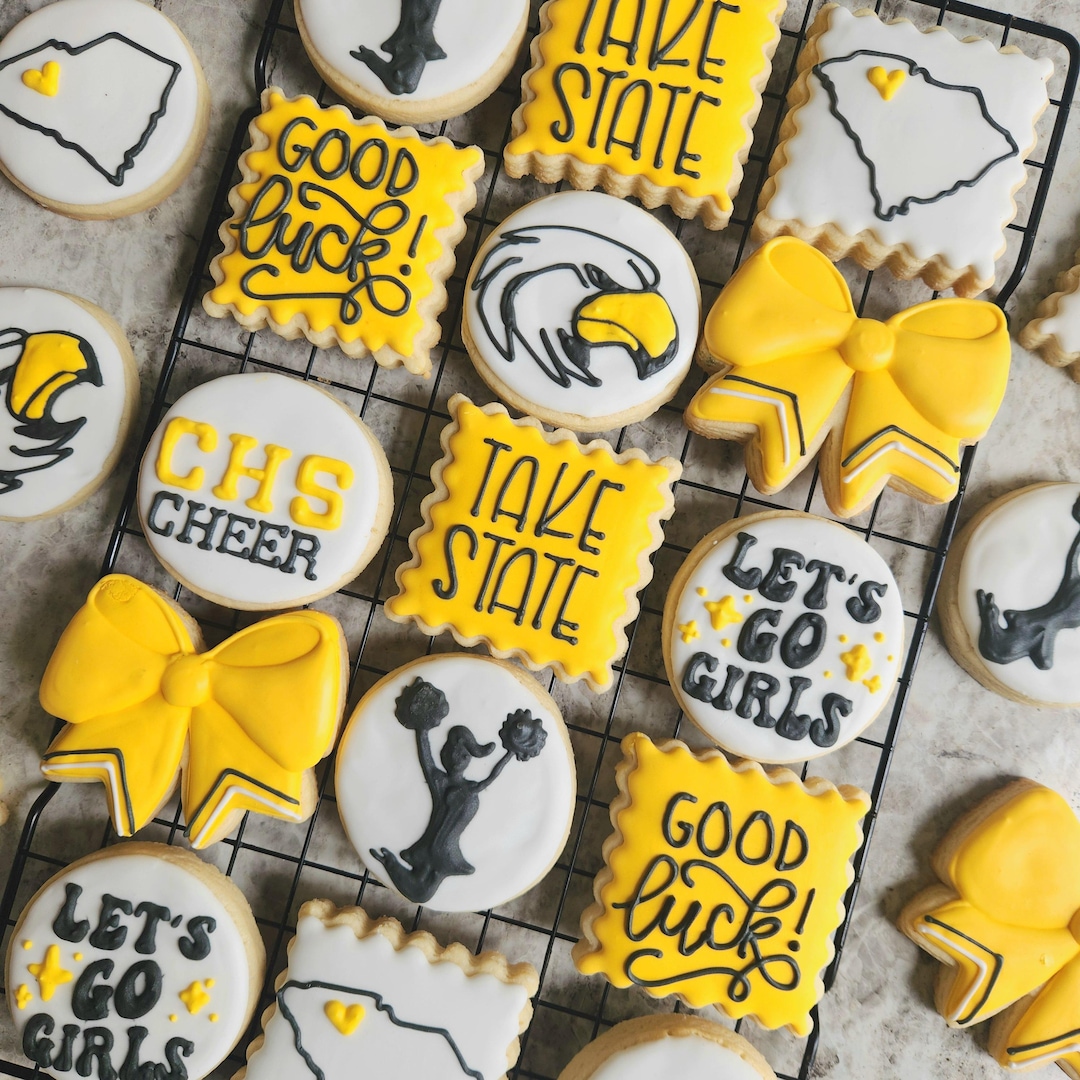 One Dozen Personalized Cheer/team Sugar Cookies - Etsy