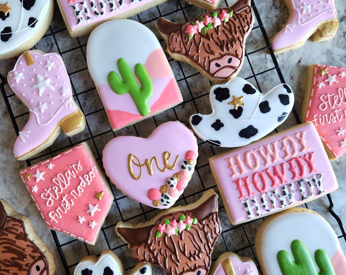 One Dozen 1st Rodeo Birthday , Cowgirl Birthday, Highland Cow Sugar ...