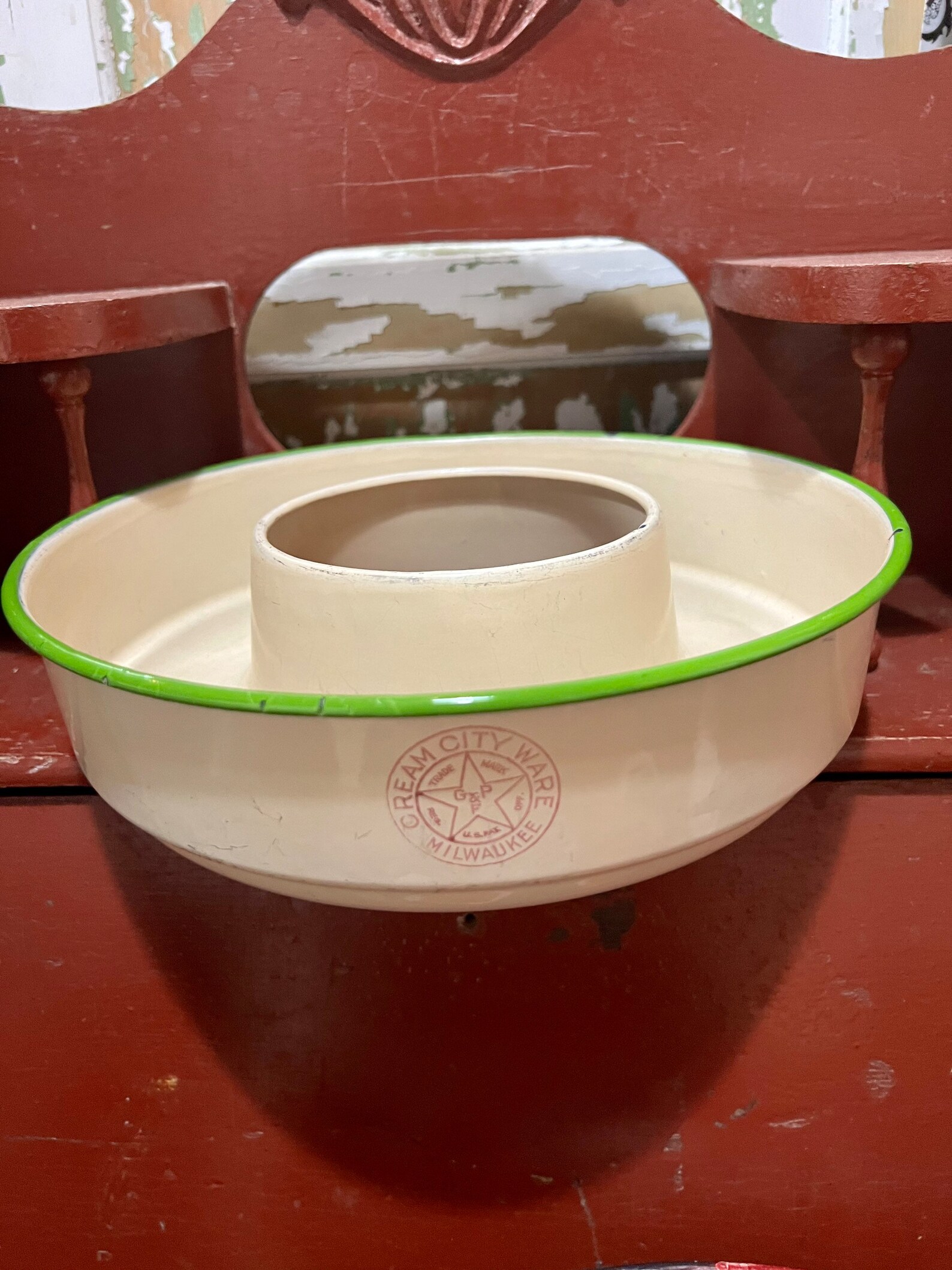 Cream and Green Enamelware Cake Pan Bundt Pan Pudding Mold - Etsy