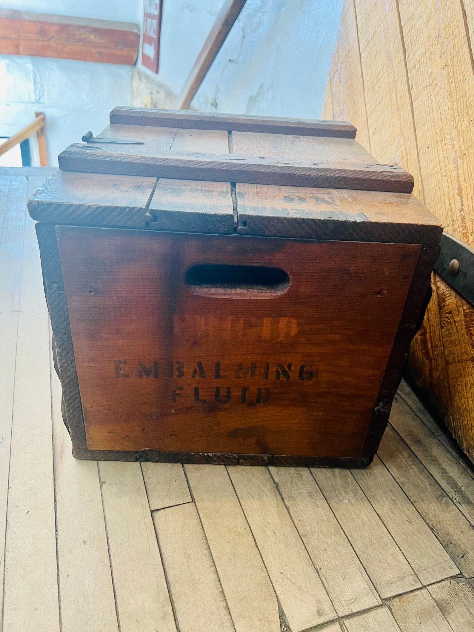 Embalming Fluid Bottle Crate Wooden Trunks Medical Coroner Equipment ...