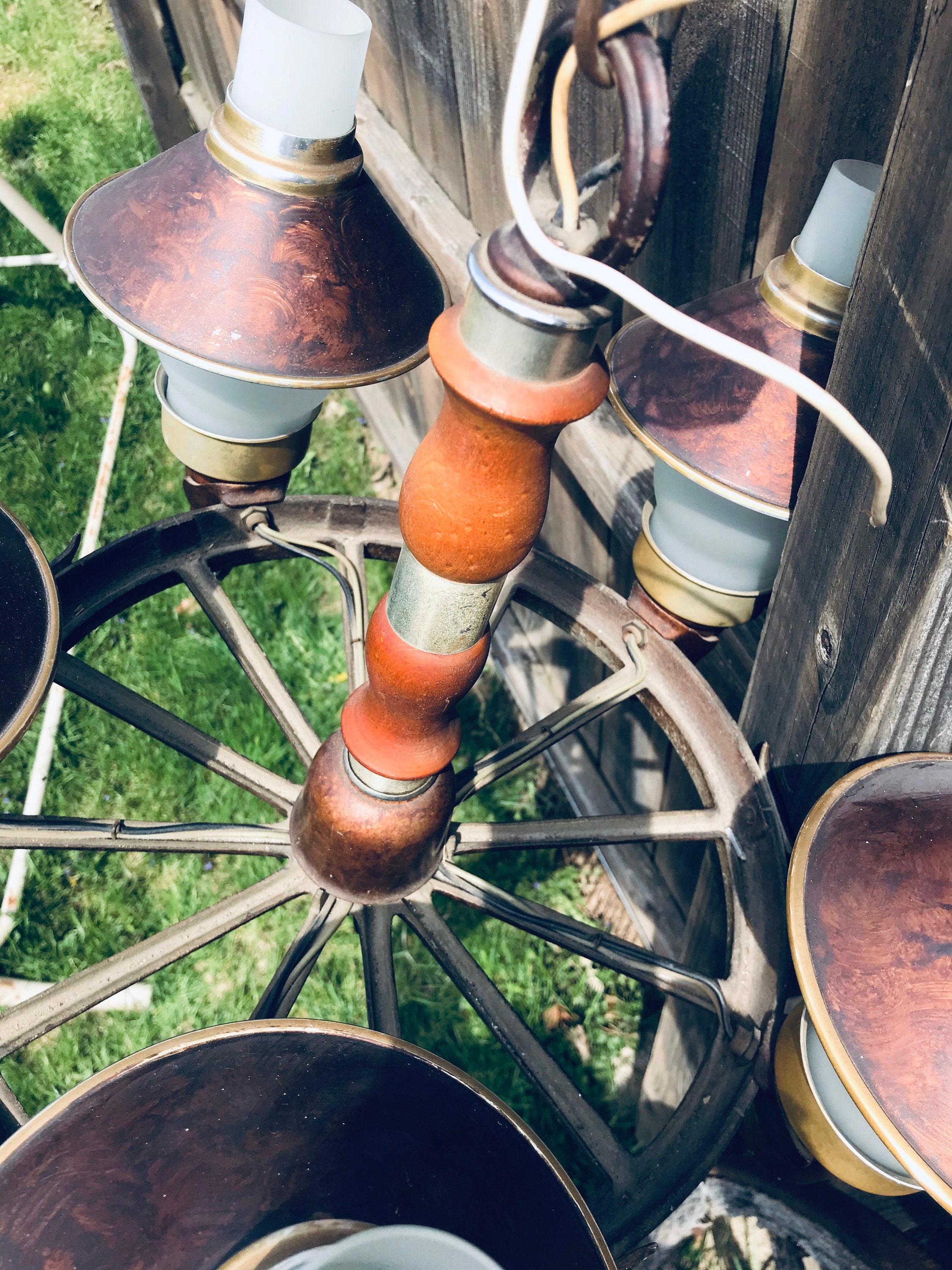 Vintage Western Wagon Wheel Chandelier Bulls Stirrups Western Decor ...