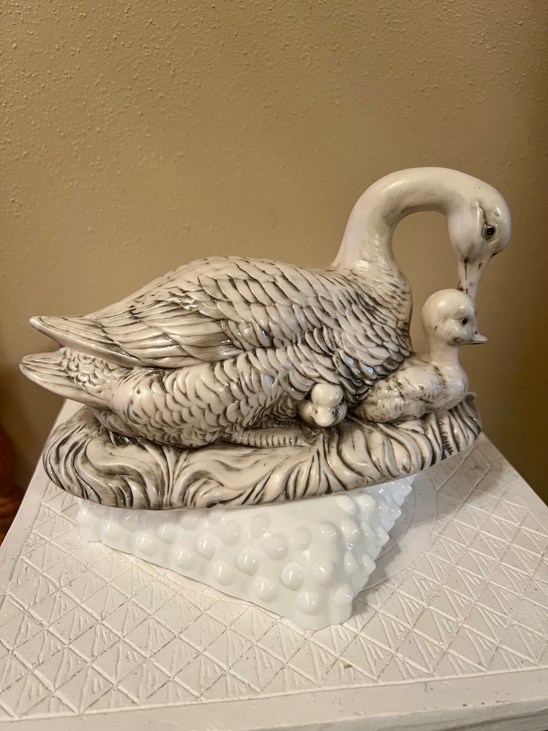 Vintage Ceramic Swan With Babies Figurine Sculpture Birds Water Fowl ...