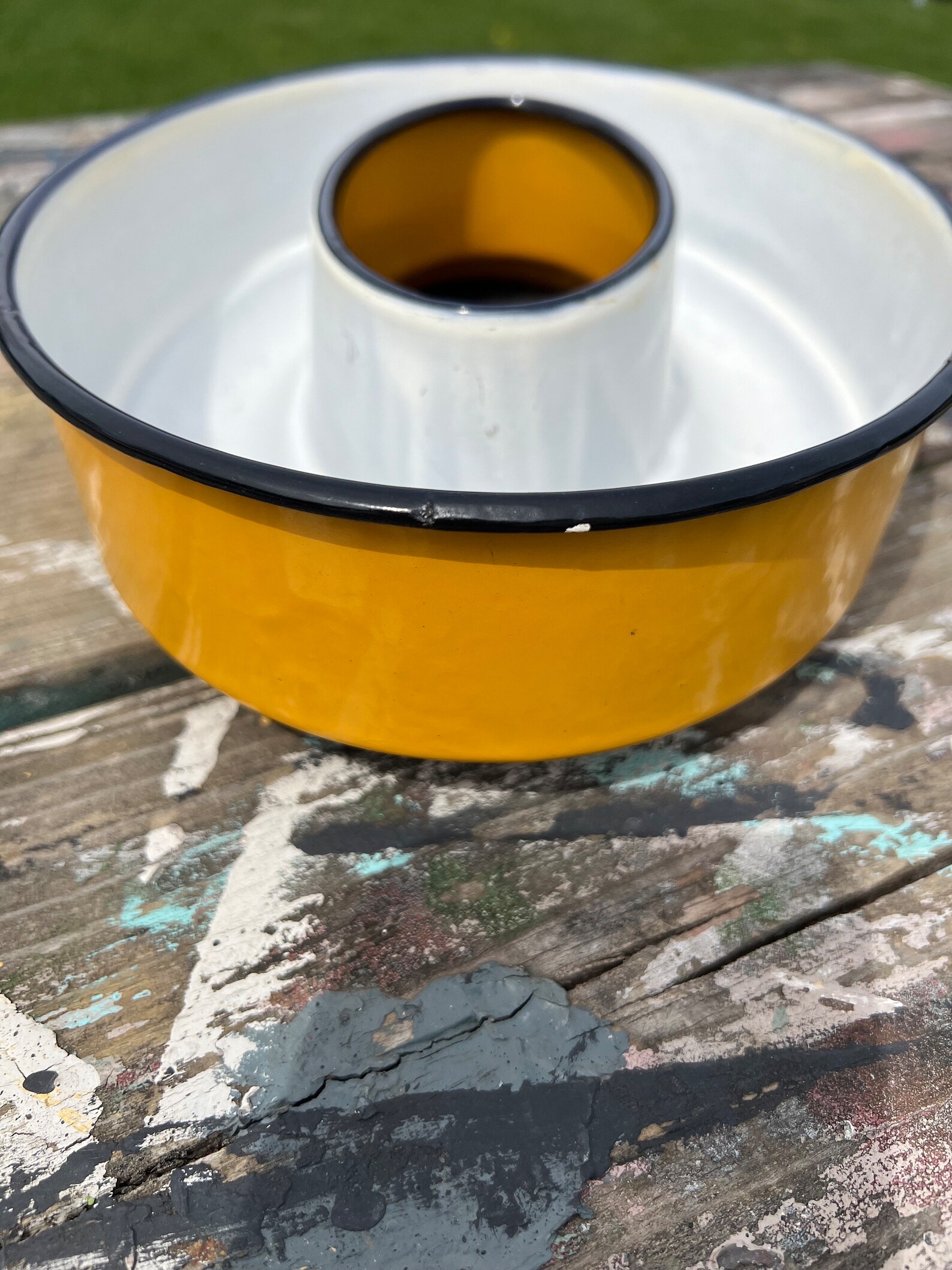 Mustard Yellow Enamelware Cake Pan Bundt Pudding Mold Cream City Ware ...