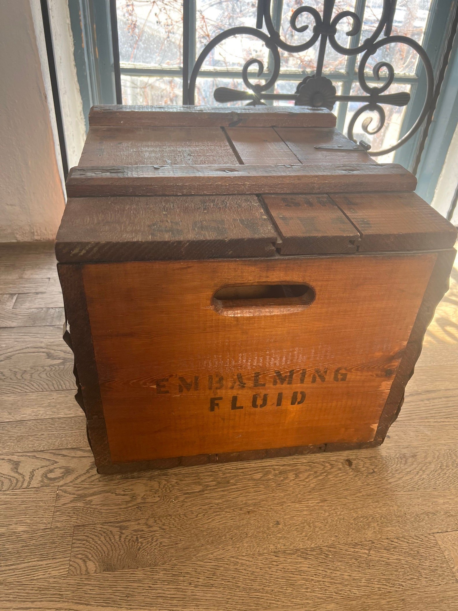 Embalming Fluid Bottle Crate Wooden Trunks Medical Coroner Equipment ...