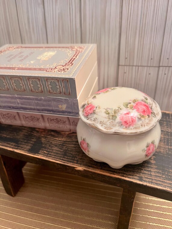Vintage Porcelain Rose Trinket Box With Gold Gilt Sca… - Gem