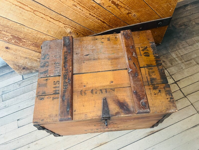 Embalming Fluid Bottle Crate Wooden Trunks Medical Coroner Equipment ...