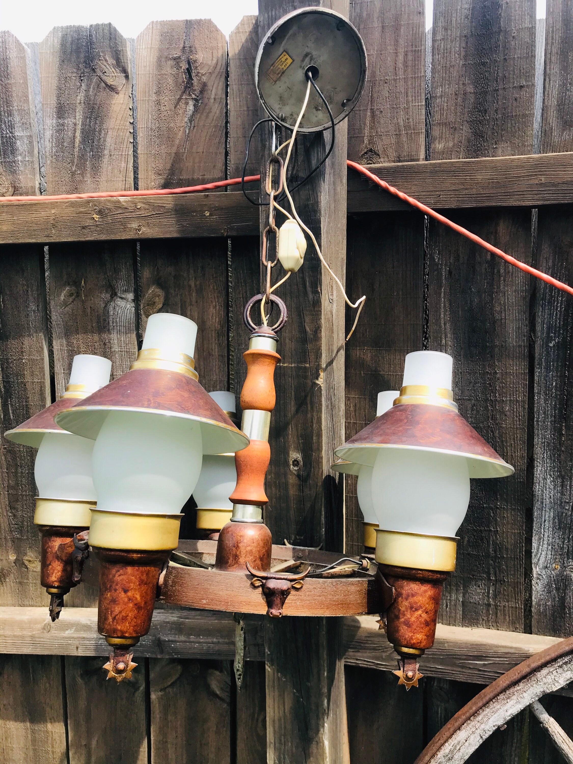 Vintage Western Wagon Wheel Chandelier Bulls Stirrups Western Decor ...