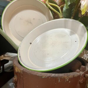 Vintage Cream and Green Enamelware Pie Plate Tin Enamel Pans Plates ...