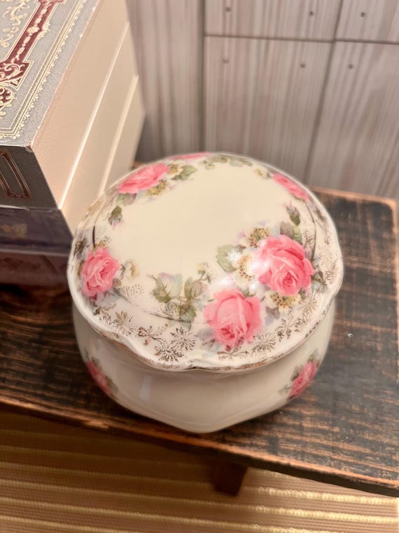 Vintage Porcelain Rose Trinket Box With Gold Gilt Sca… - Gem